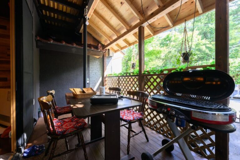 【2025年最新版】関東で犬と泊まれるコテージ・ペット可の一棟貸し4選 - INAサイト